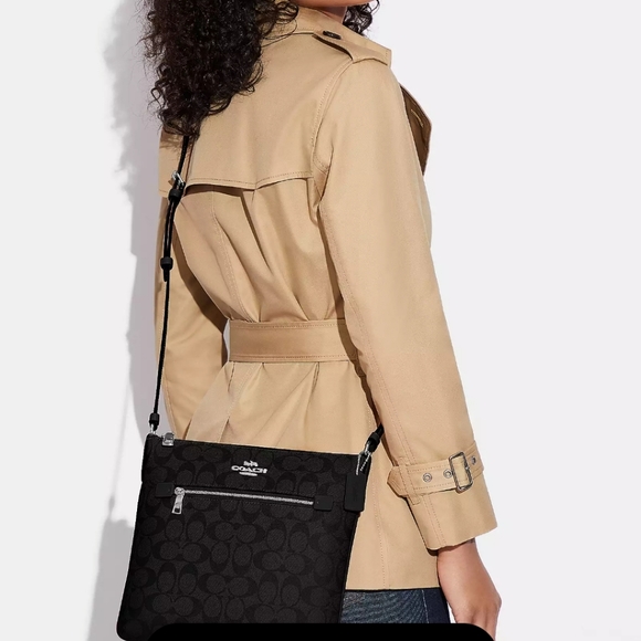 Coach | Bags | New Rowan File Bag In Signature Canvas Best Seller ...